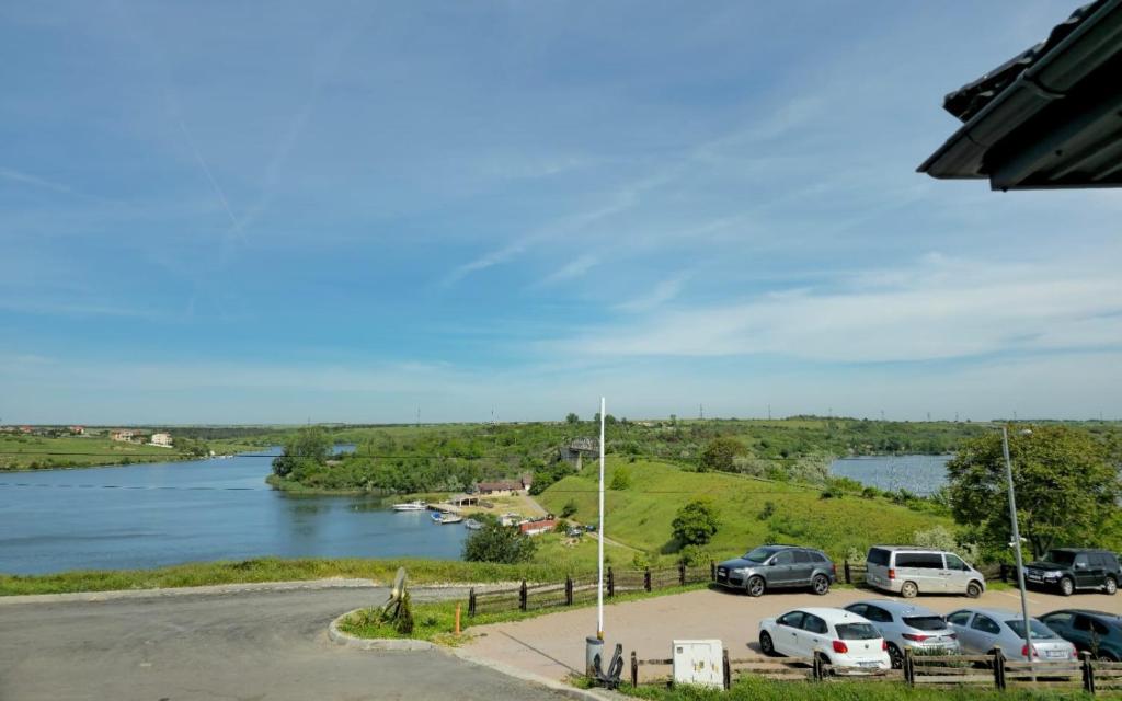 The Lake House, Limanu (updated prices 2026)
