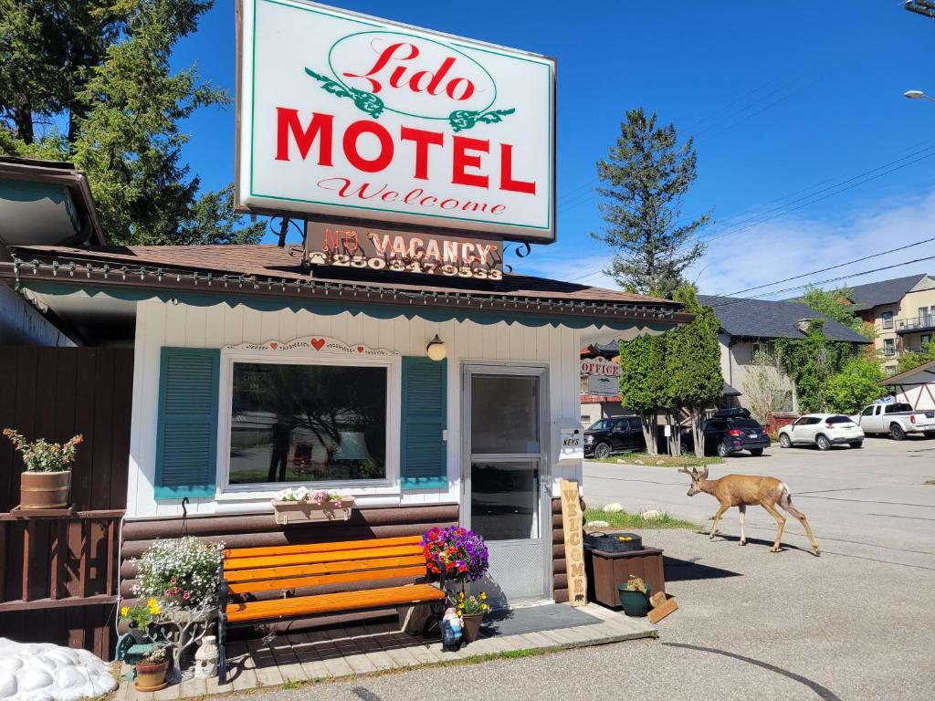 Lido Motel, Radium Hot Springs (updated prices 2025)