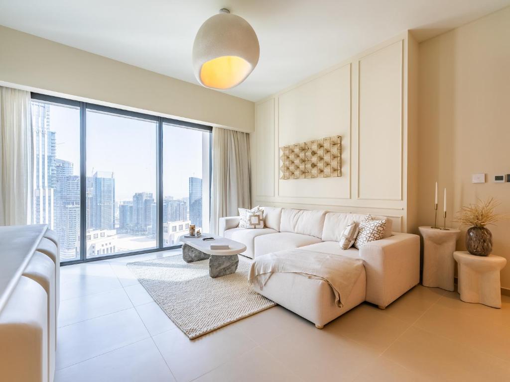 Magnificent - New Modern 2BR located in Downtown Dubai, Dubai (updated ...