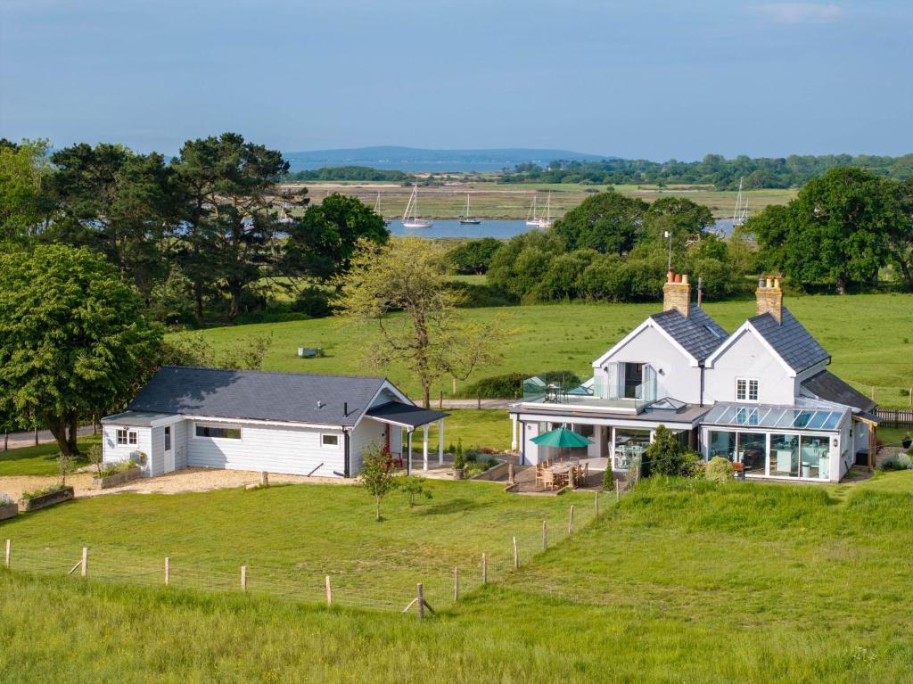 Moo Cottage, Exbury (updated prices 2026)