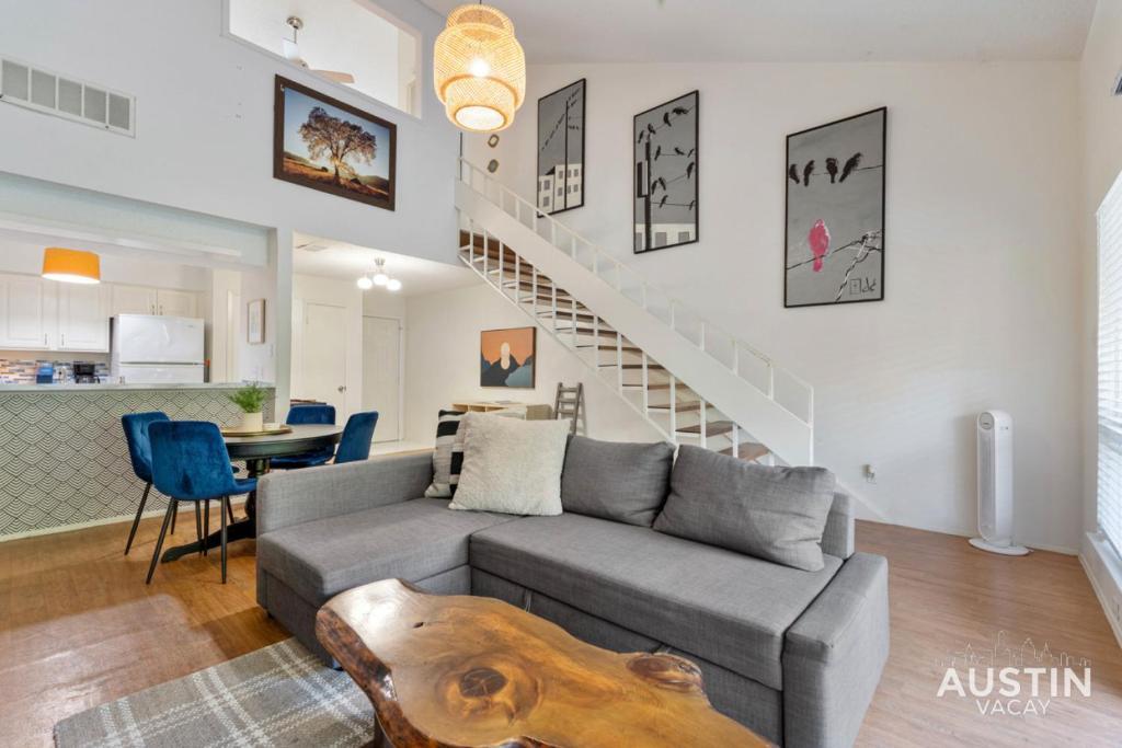 Waterfront Loft w Park View with Pool and Dock Access, Austin (precios ...