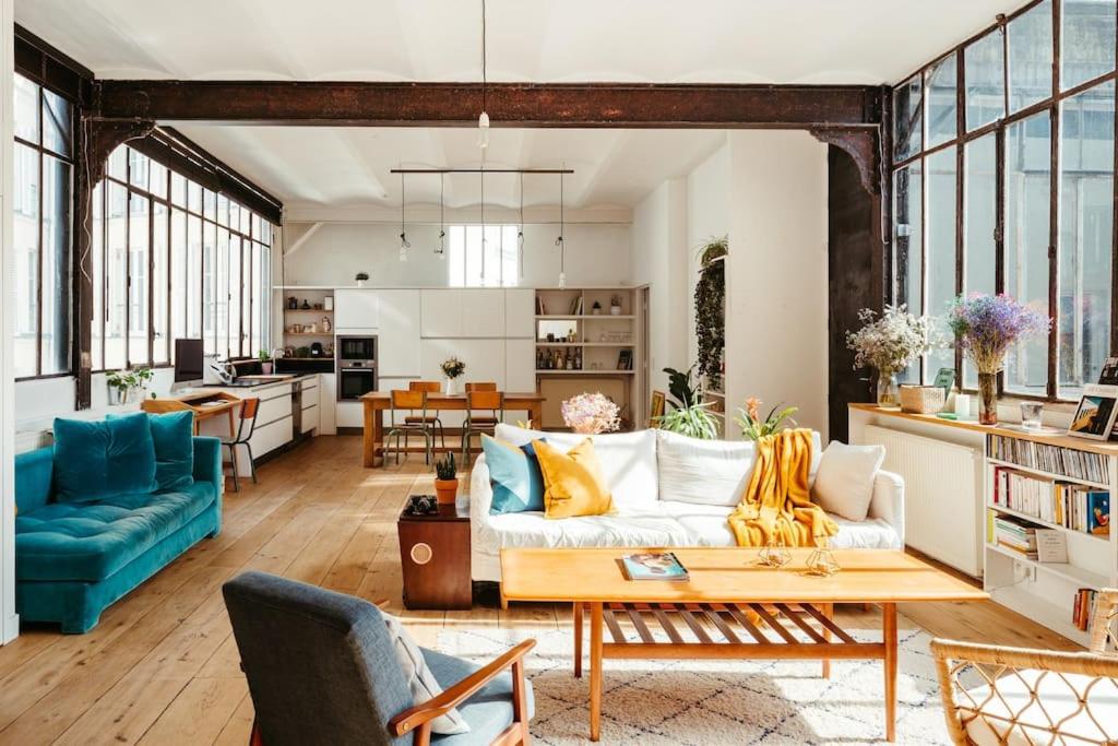 Sublime loft avec verrières sur le Canal St Martin, Paris (updated ...