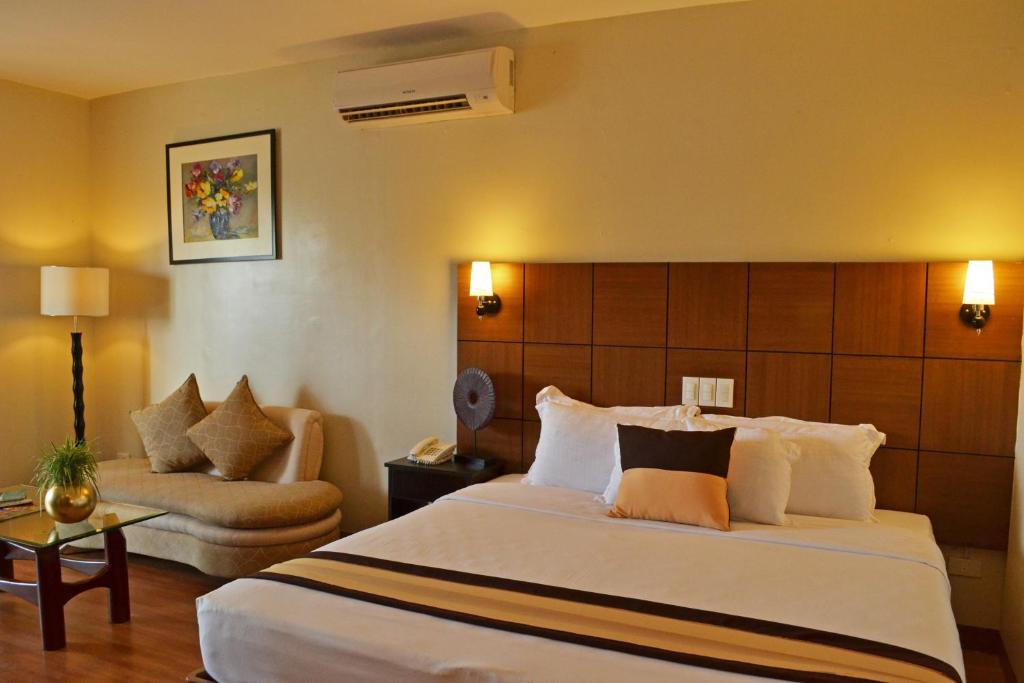 The Pinnacle Hotel and Suites, Davao City (updated prices 2024)