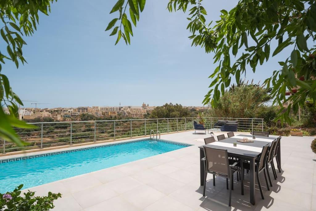 Clifftop Lodge, Tal-Barmil (updated prices 2025)