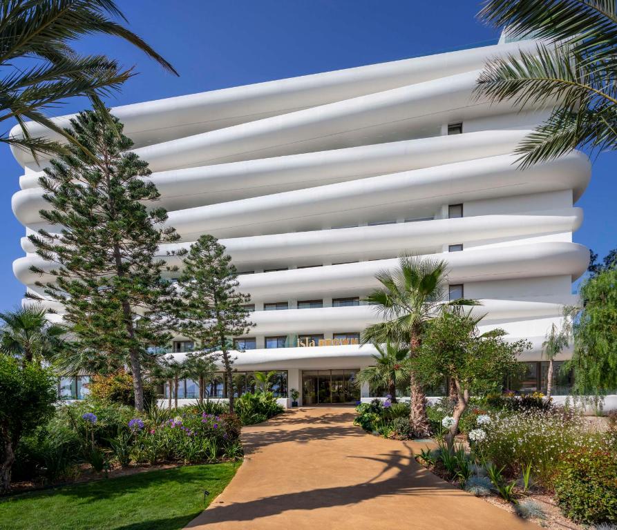 Isla Brown Corinthia Resort & Spa, Curio Collection by Hilton, Agioi ...