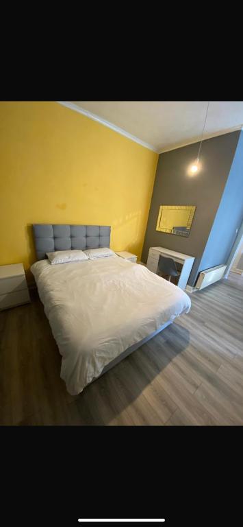 irhaa, Mossend (updated prices 2025)