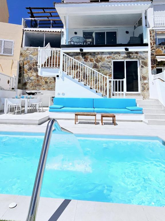 Exclusive villa with heated saltwater pool, roof terrace with beautiful ...