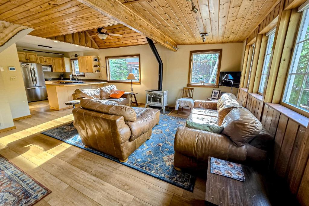 Alpine Serenity Cabin, Girdwood (updated prices 2026)