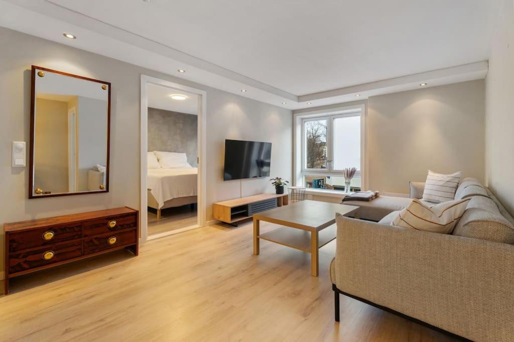 Parkside Charm - Central Oslo - 6 Guests - Everything Included - Grünerløkka, Oslo (updated ...