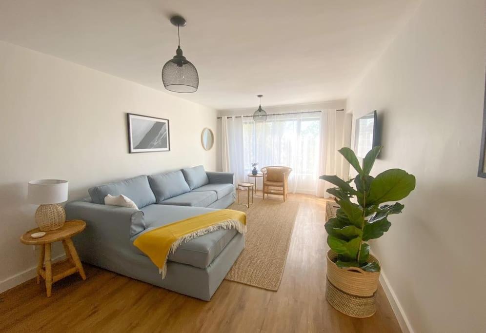 Kalk Bay Stylish 2Bed with Balcony, Views & Pool 34SJT, Cape Town ...