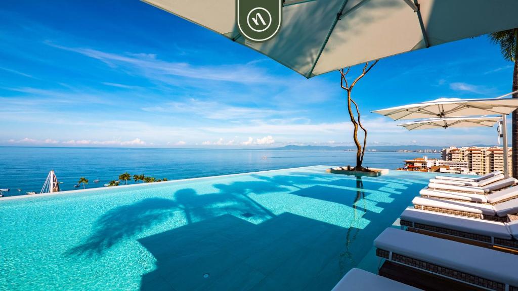 Luxury 1 BR Condo in Pier 57 - Infinity Pool, Puerto Vallarta ...