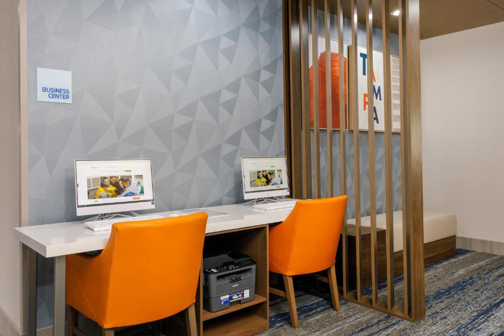 Holiday Inn Express & Suites Tampa Stadium - Airport Area by IHG, Tampa ...