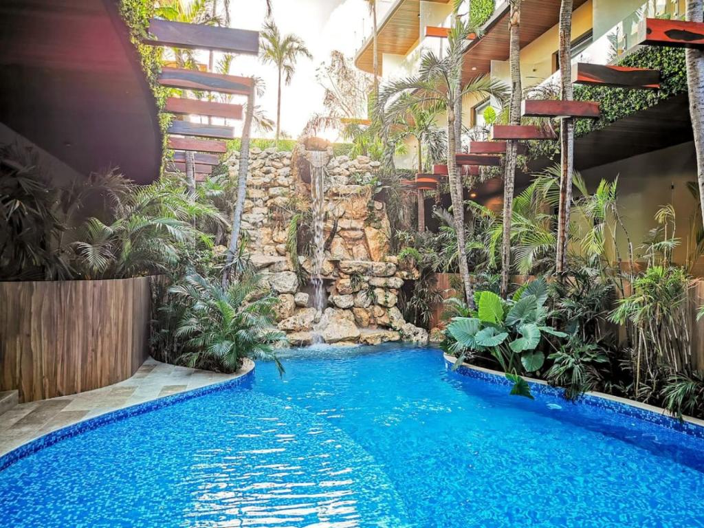 Downtown 2BR with Priv Roof and Pool. Top Amenities, Tulum (precios ...
