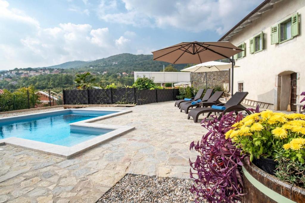 Villa Mira with pool, Poljane (updated prices 2026)