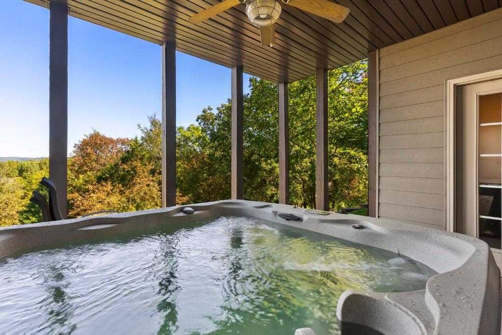 Newly Renovated, Free SDC tickets, Gated Community, Hot Tub, Air Hockey ...