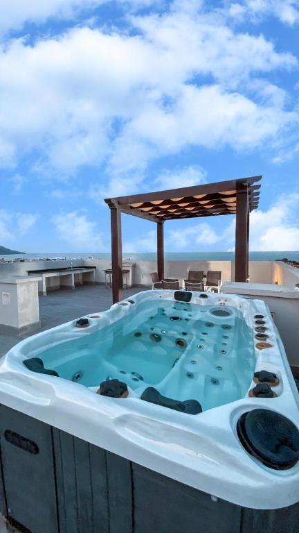 2BHK furnished flat with jacuzzi, Qantab (precios actualizados 2025)