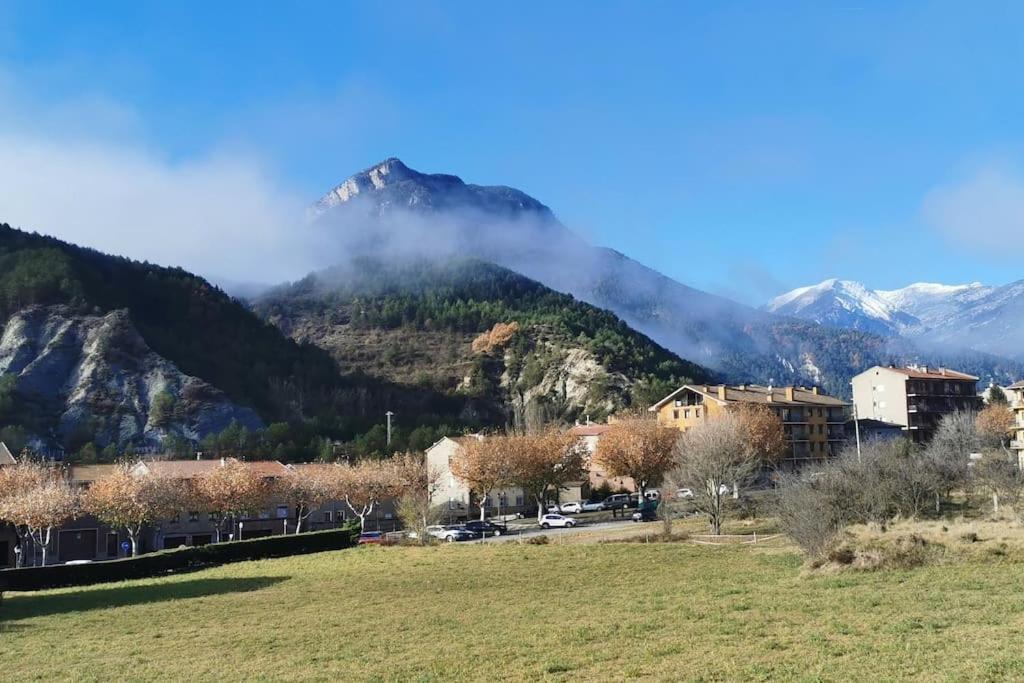 En el corazón de Bagà, precioso pueblo medieval, Bagá (updated prices 2024)