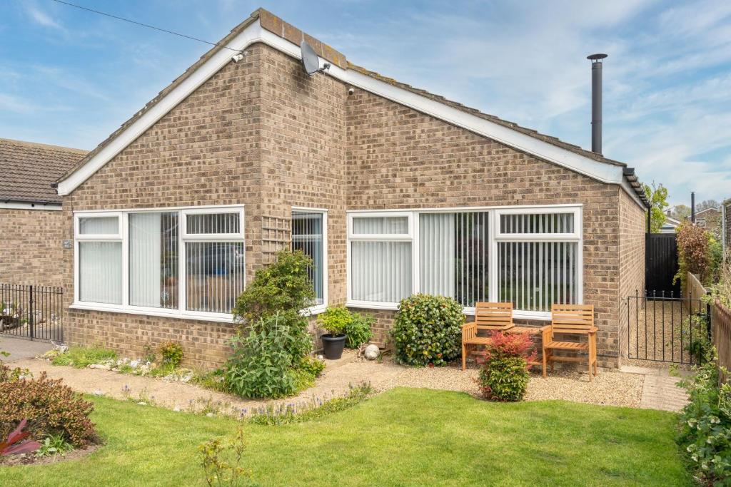 Mariners Way by Winterton Cottages, Winterton-on-Sea (updated prices 2025)