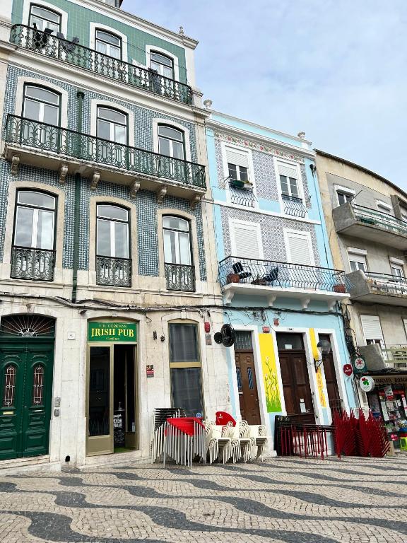 Farol Bed and Breakfast, Almada (updated prices 2025)