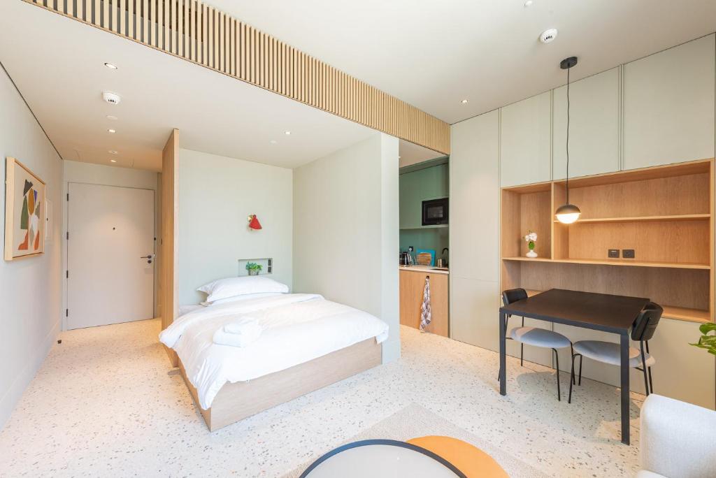 Executive Studio at Upside Living, Business Travel Ready, Dubai ...