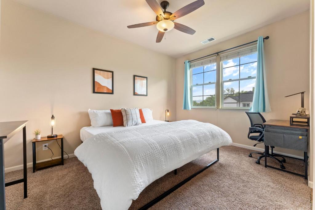 MidTown Luxe Stay—King Beds, Ensuite Baths, Great Location, Reno ...