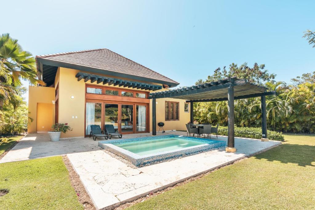 Tranquil bungalow with picuzzi at Green Village CC, Punta Cana (tarifs ...