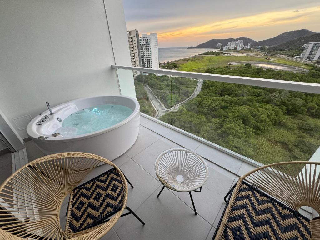 Suite Lujosa con Jacuzzi piso 14 vista al mar, Santa Marta (updated ...