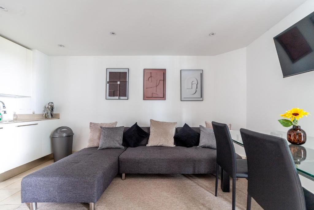 St George Studios, London (updated prices 2026)