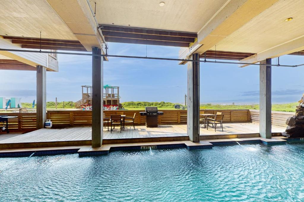 Bora Ocean Club - Coastal Corner Suite 203, Gilchrist (updated prices 2025)