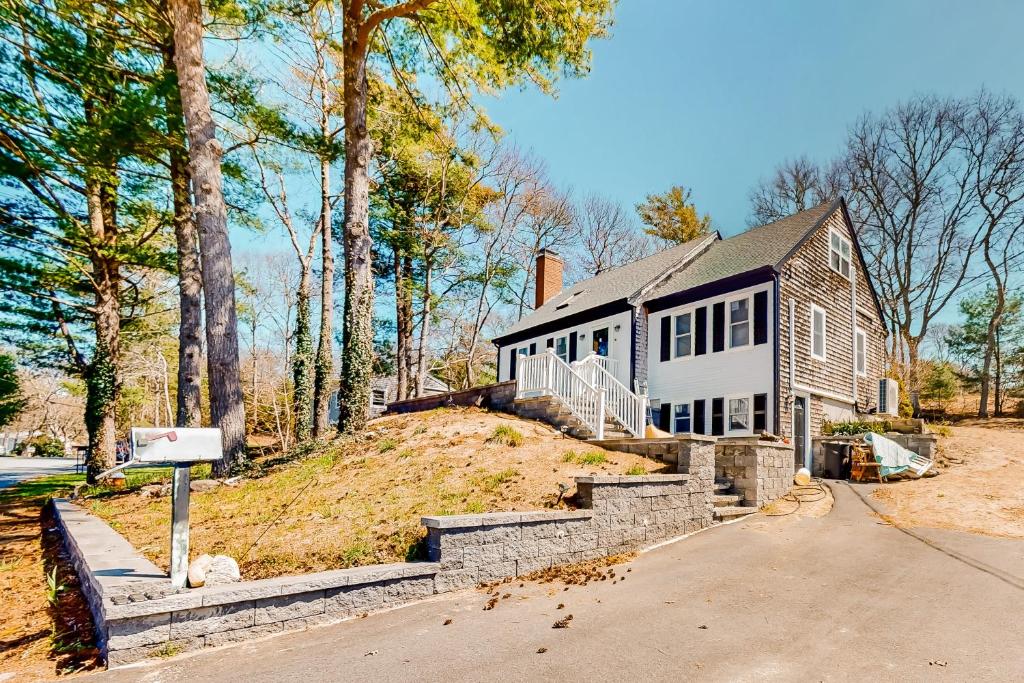 Cape Breeze, Buzzards Bay (updated prices 2025)