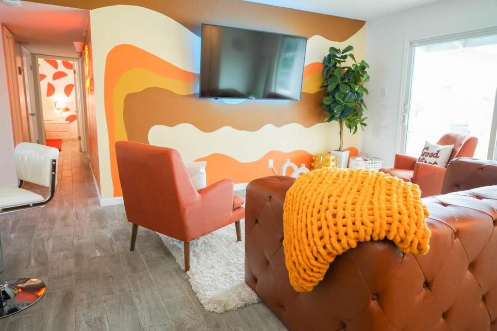Groovy Getaway - 70s themed house, Phoenix (updated prices 2025)