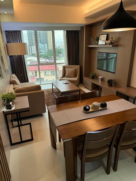 Monarch Suites at Padgett Cebu w/ pool near Ayala, Cebu City (updated ...