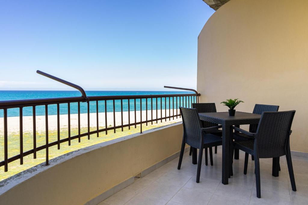 mini con terrazza fronte mare, Marina di Strongoli (updated prices 2025)