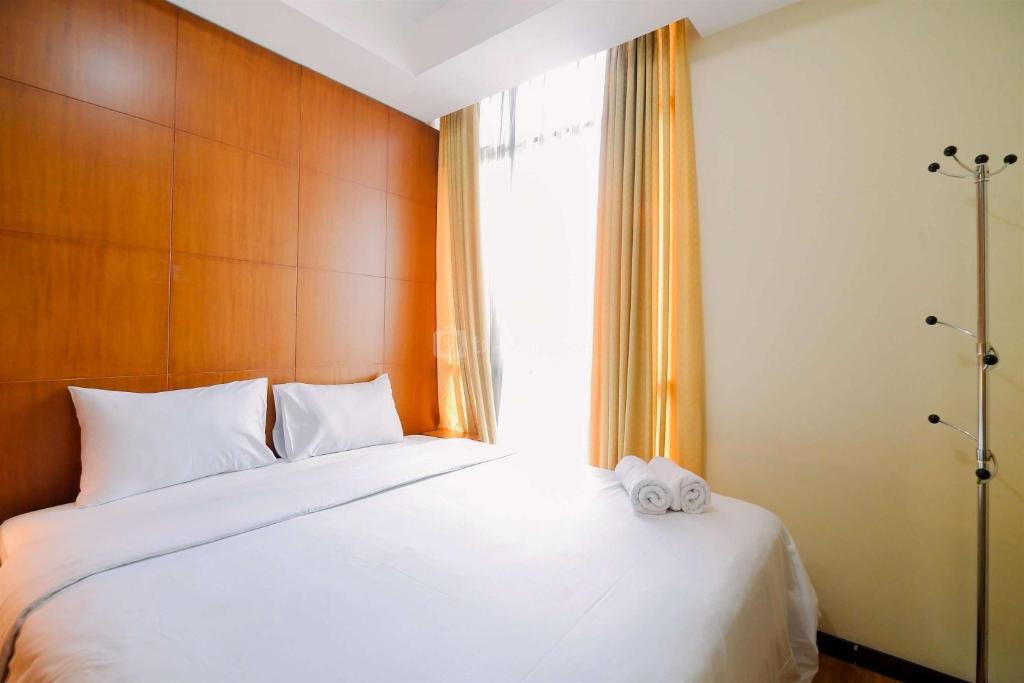 Modern Look and Comfy 3BR Apartment Bellagio Residence By Travelio ...