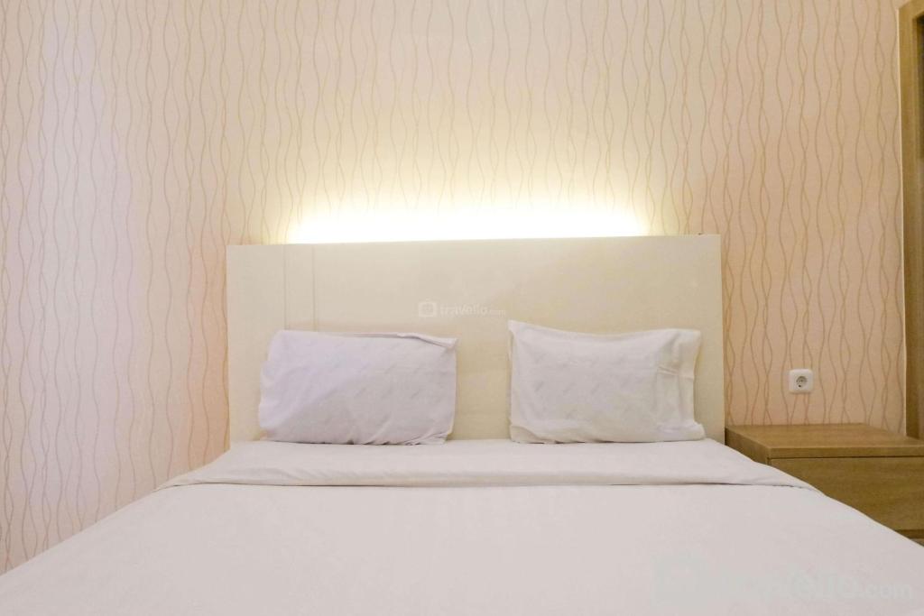 Vibrant Modern Studio Room at Bale Hinggil Apartment By Travelio ...