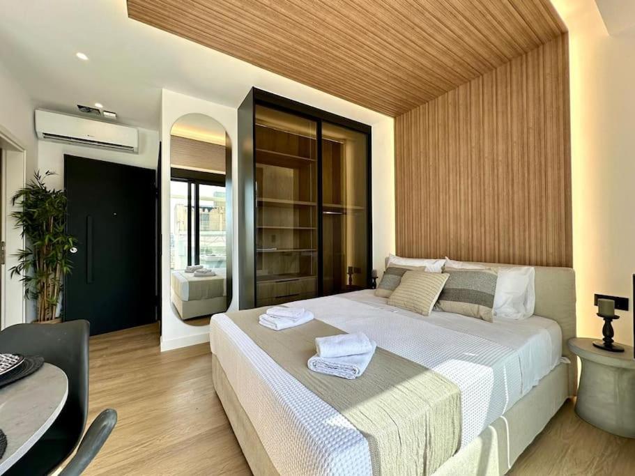 BlueMotion - CruiseNest 6Α, Piraeus (updated prices 2025)