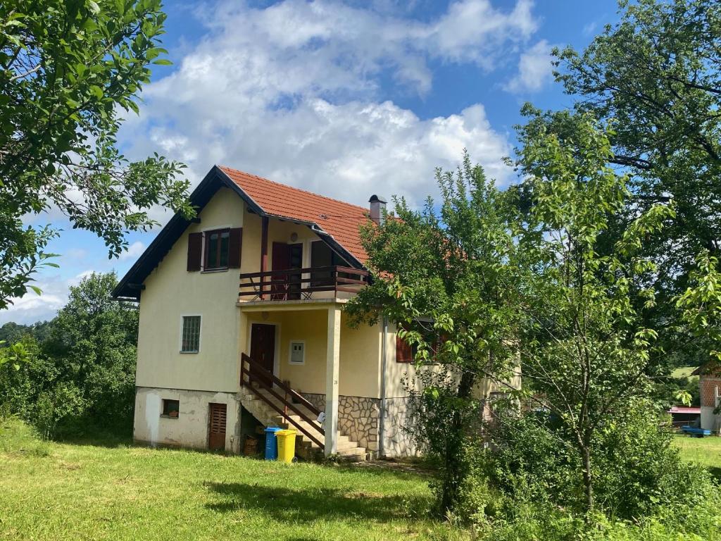 Kuća za odmor - Gornji Lapac, Gornji Lapac (tarifs actualisés 2024)