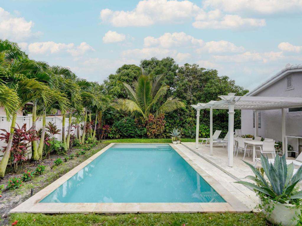 Luxury Miami Casa Bonita with Tropical Pool Oasis, Miami (updated ...