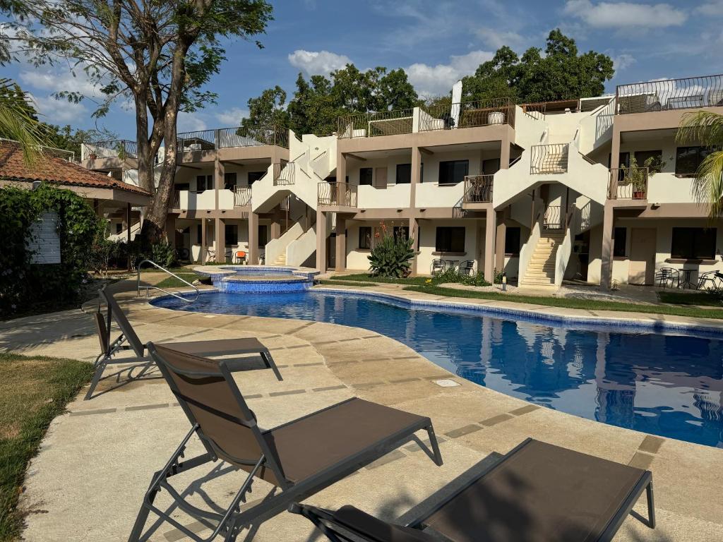 Sandy Shore Two bedroom condo across beach, Coco (updated prices 2026)