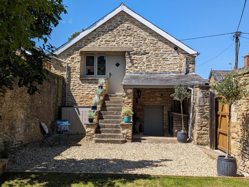 Charming Cotswolds Barn Conversion, Chipping Norton (updated prices 2024)