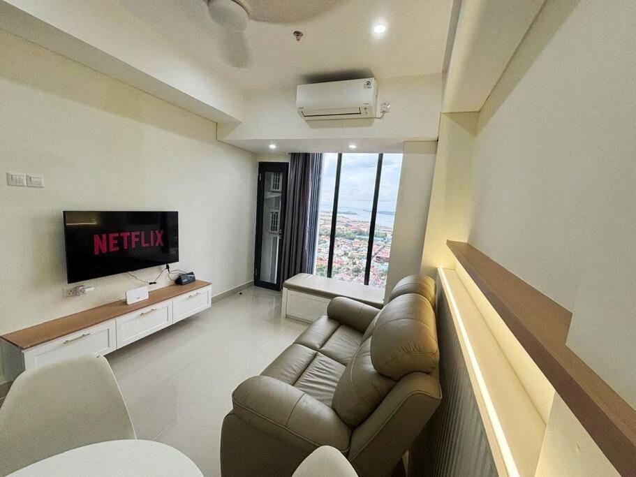 1BR SeaView, Highfloor,Pollux Meisterstadt by Saju Living, Batam Center ...