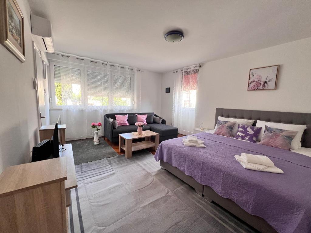 Summer Sparkle, Pula (updated prices 2024)