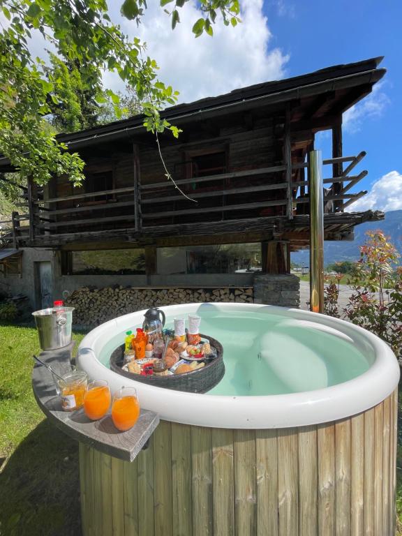 Mazot Agora Suite - Pop-Up Gallery Experience Suite, Salvan – Updated ...