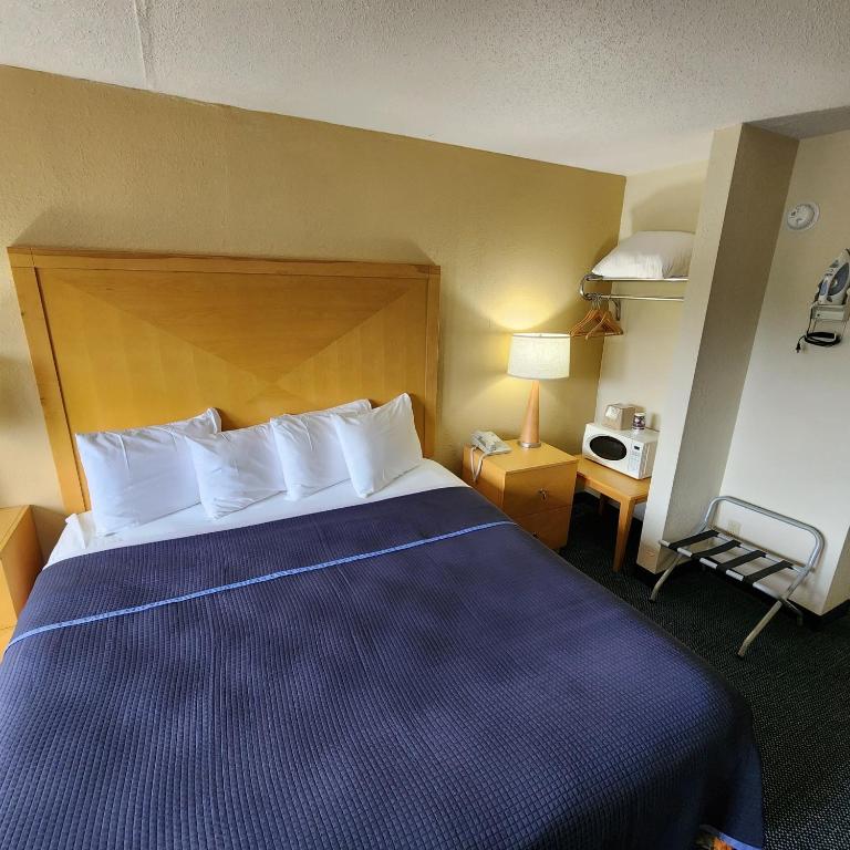 Katahdin Inn & Suites, Millinocket (updated prices 2025)