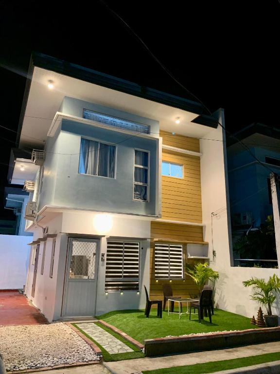 Davao City Airport Transient Rooms by Lemonique, Davao City (updated ...