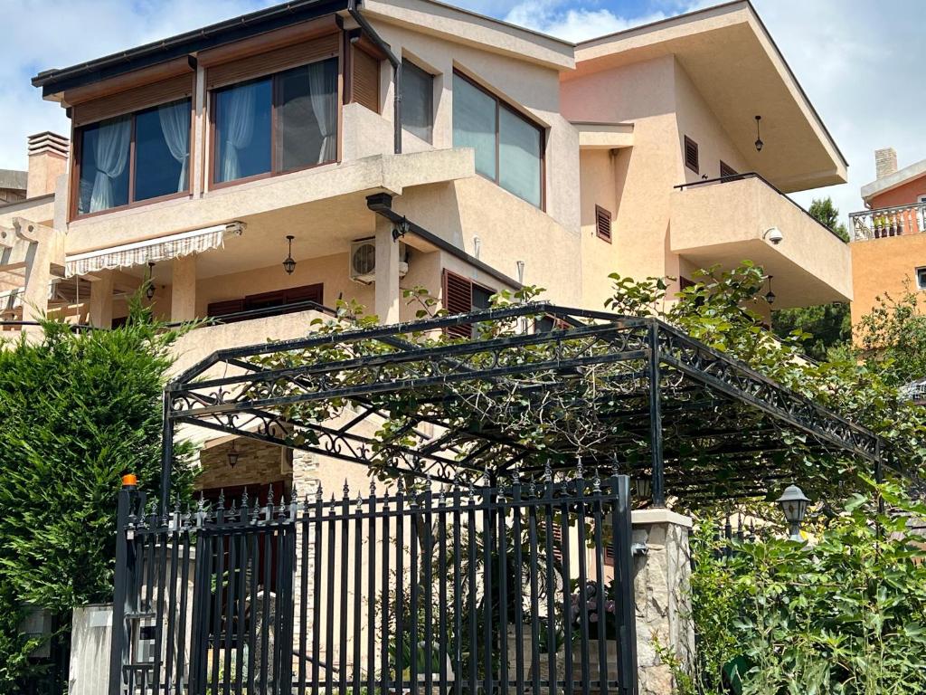 VILLA SOFIA on the SEA, Bar (updated prices 2025)