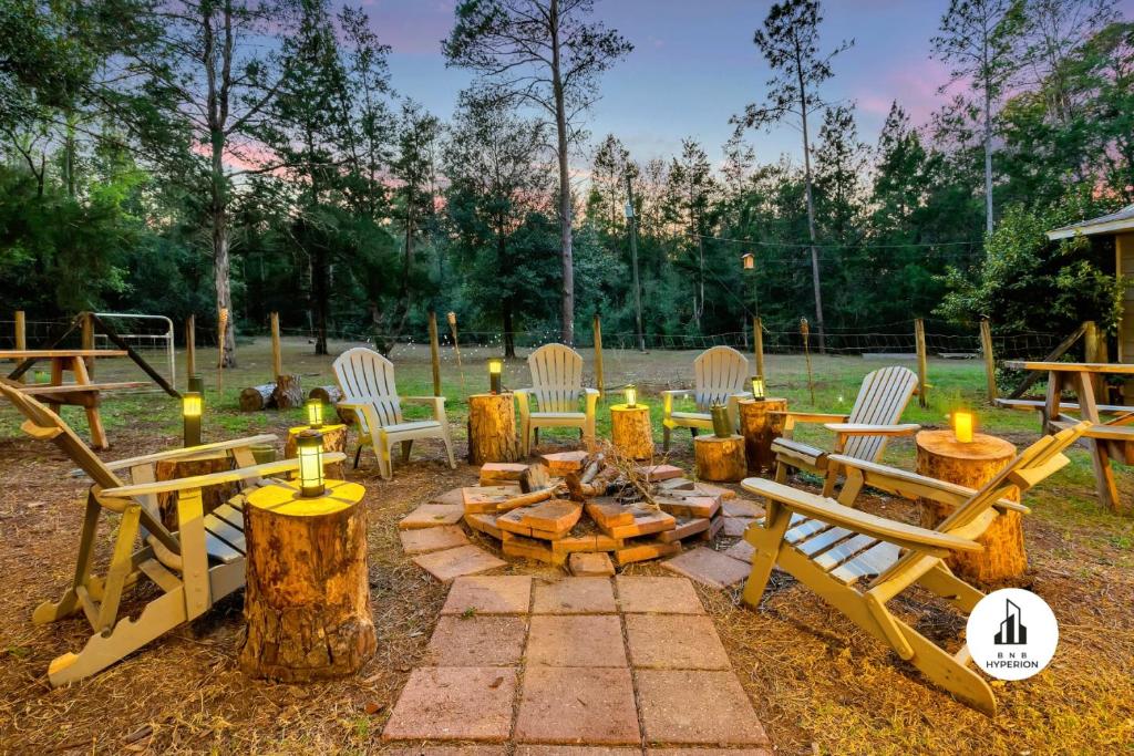 Bnb Hyperion - 4B2B Home w Firepit, Hot Tub & Pond, Eustis ...