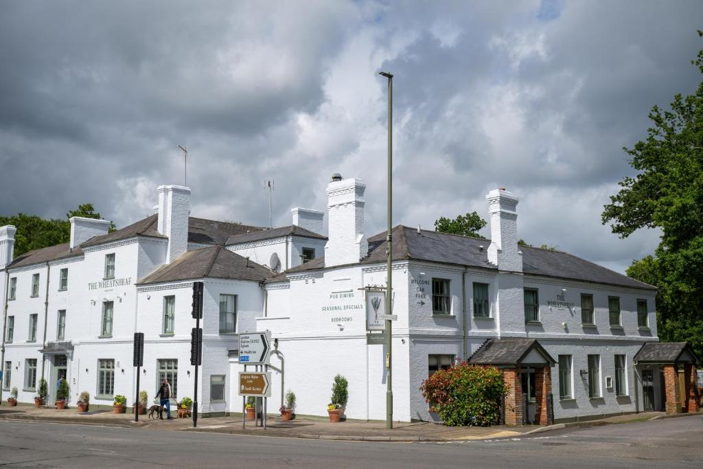 Wheatsheaf Hotel by Chef & Brewer Collection, Virginia Water (updated ...