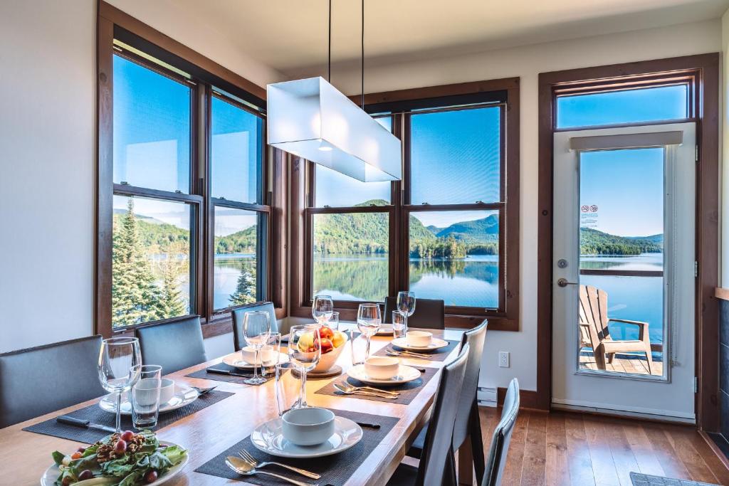 Lakefront, Mountain View - 3 Bedrooms Resort Suite, Lac-Superieur ...