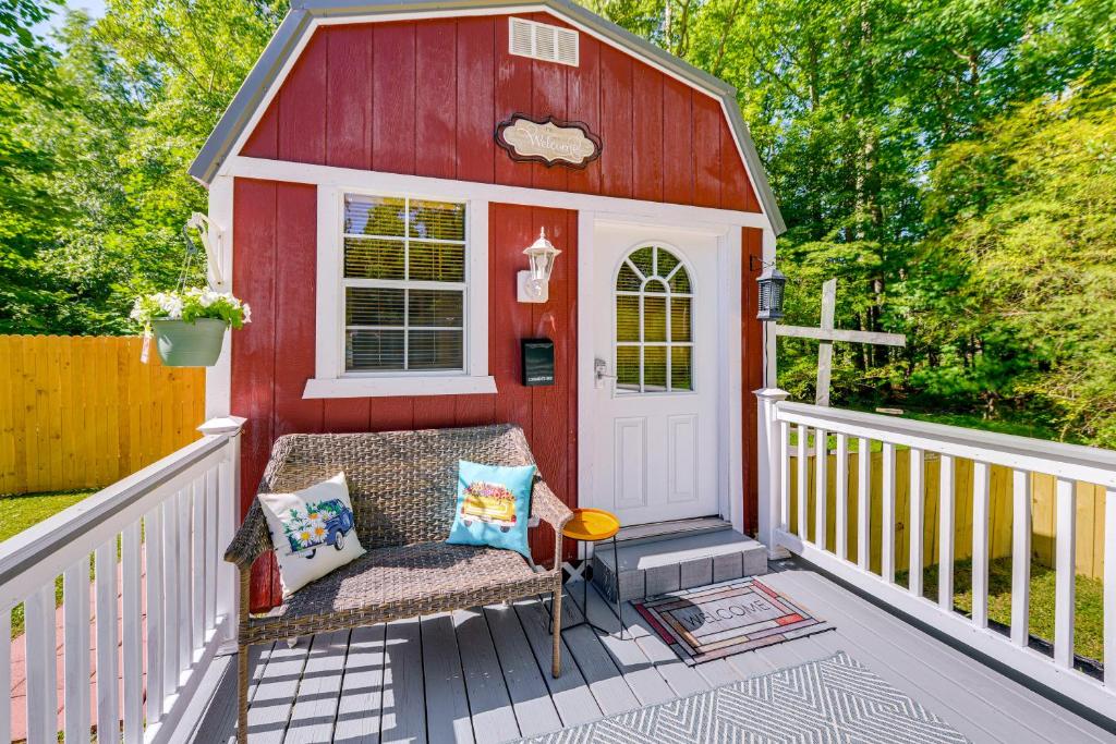 Pet-Friendly Raleigh Tiny Home with Patio, Raleigh (updated prices 2025)